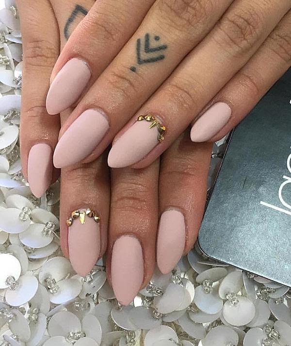 50 Elegant Oval Nail Designs For Every Occasion Hatinews