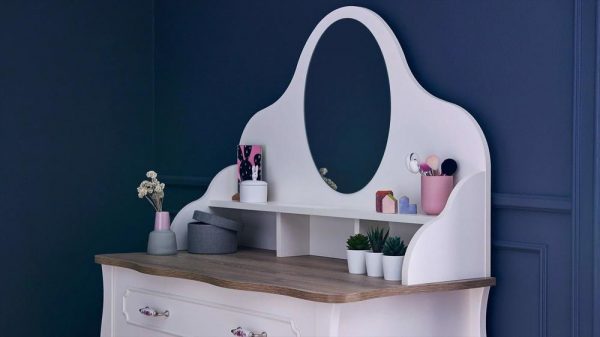 From Rustic to Modern: 30 Vanity Table Ideas for Your Beauty Space ...